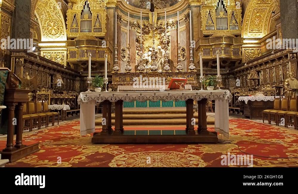 Altar of St. John's Co-Cathedral, Tilt Up Stock Video Footage - Alamy