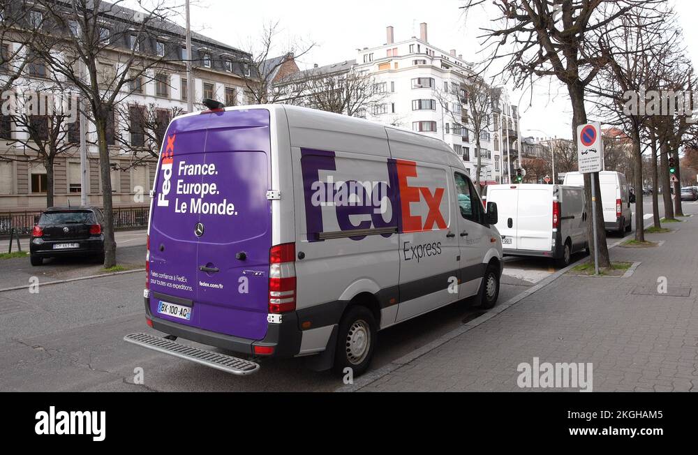 Mercedes sprinter delivery Stock Videos & Footage - HD and 4K Video ...