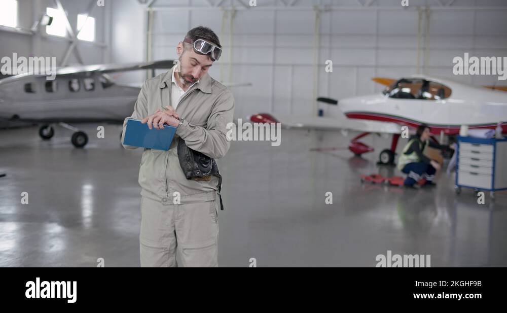 Aviator gear Stock Videos & Footage - HD and 4K Video Clips - Alamy
