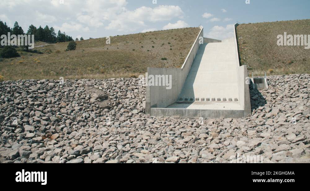 Overflow spillway Stock Videos & Footage - HD and 4K Video Clips - Alamy
