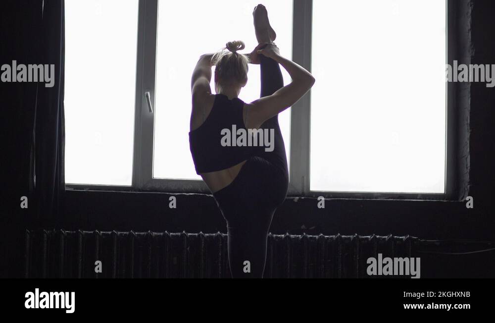 Leg twine Stock Videos & Footage - HD and 4K Video Clips - Alamy