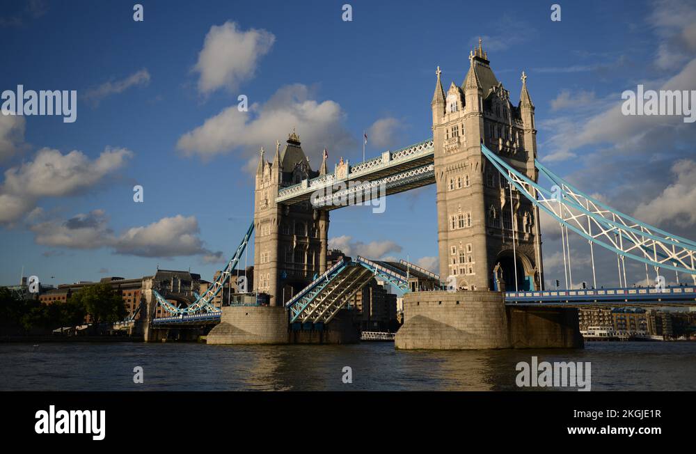 Bridge lift sign Stock Videos & Footage - HD and 4K Video Clips - Alamy