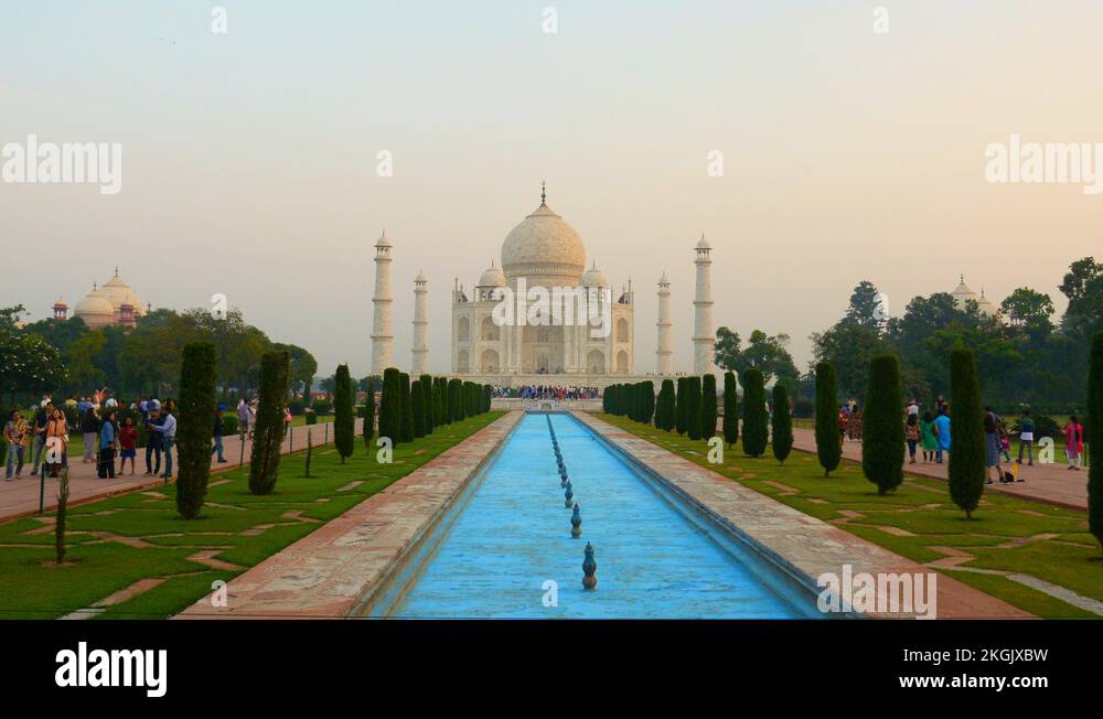 Taj mahal in agra Stock Videos & Footage - HD and 4K Video Clips - Alamy