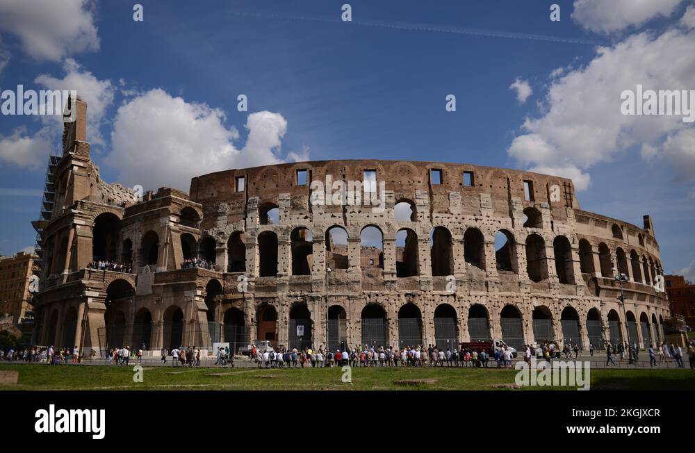 8K Time Lapse of Rome Crowd of People at Colosseum Amphitheatre Ancient ...