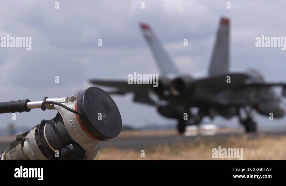 F/A-18 Hornet refuel during exercise Balikatan Stock Video Footage - Alamy