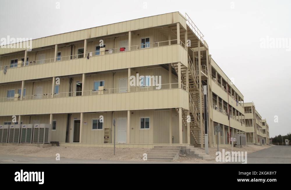 Qatar construction worker Stock Videos & Footage - HD and 4K Video ...