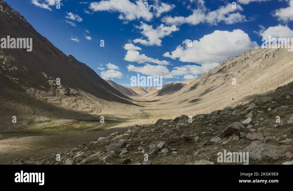 Mount kailash clouds Stock Videos & Footage - HD and 4K Video Clips - Alamy