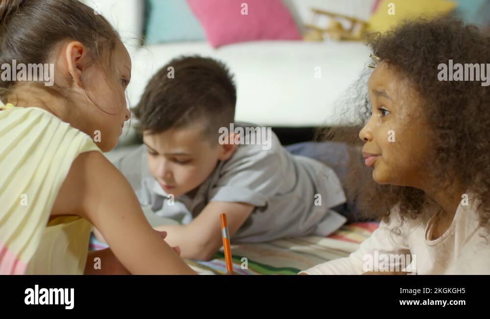 Drawing poster Stock Videos & Footage - HD and 4K Video Clips - Alamy