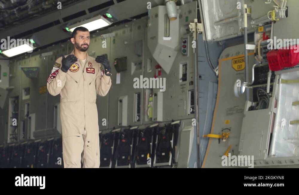 Air force loadmaster Stock Videos & Footage - HD and 4K Video Clips - Alamy