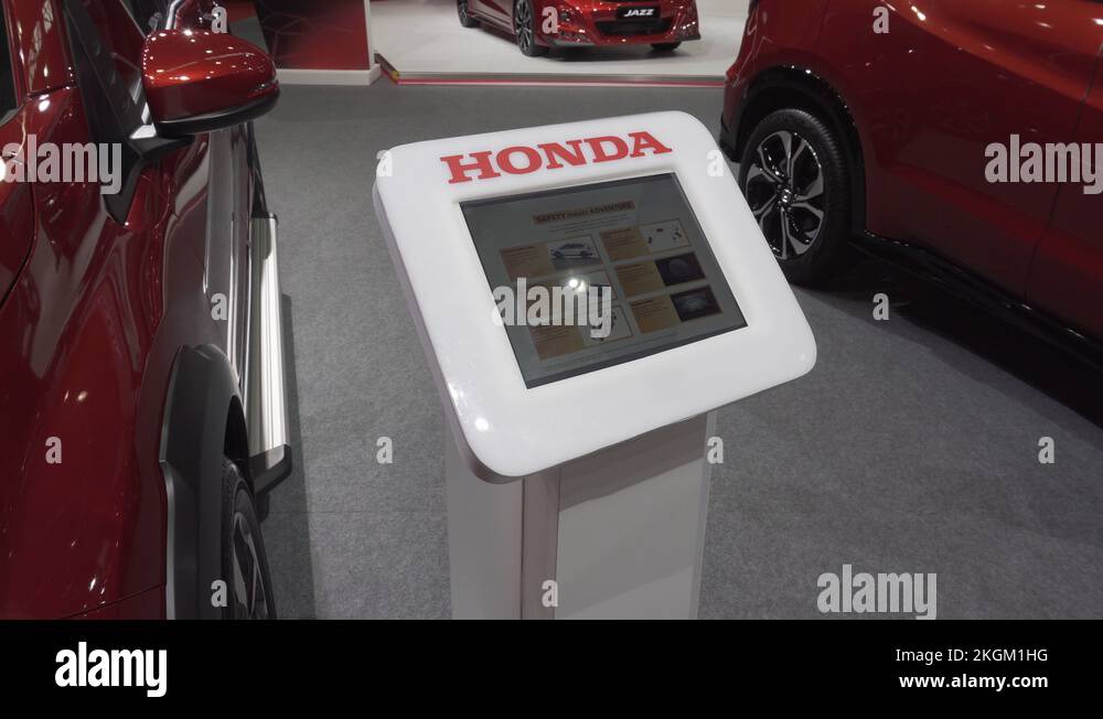 Honda display Stock Videos & Footage - HD and 4K Video Clips - Alamy