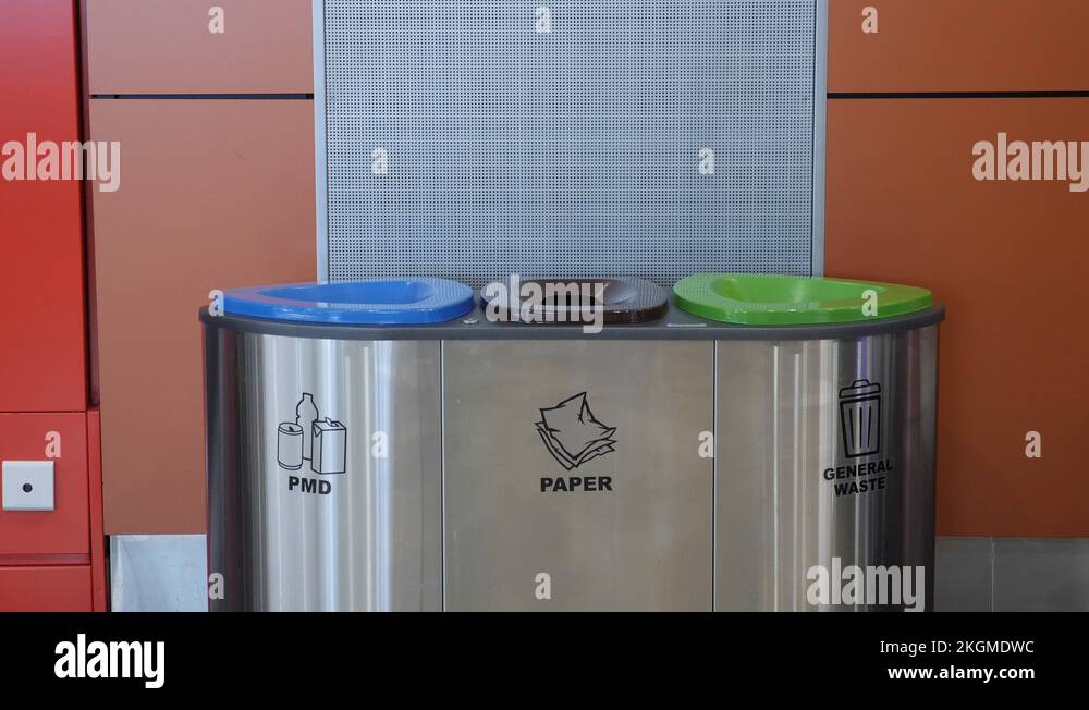 Garbage can signs Stock Videos & Footage - HD and 4K Video Clips - Alamy