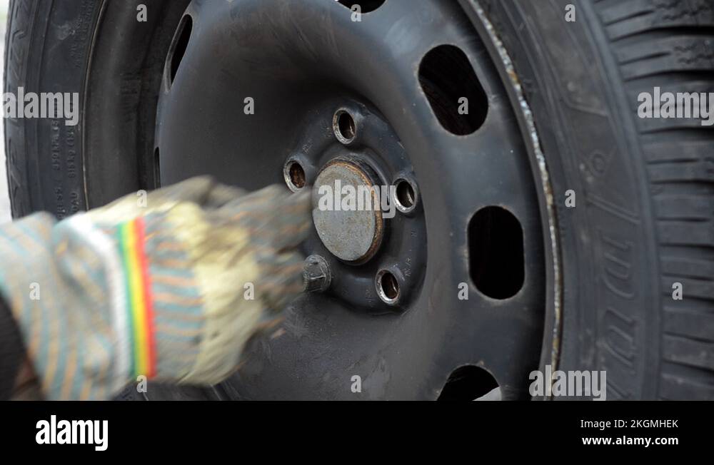 Change a wheel Stock Videos & Footage - HD and 4K Video Clips - Alamy