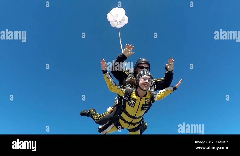 Military tandem skydive Stock Videos & Footage - HD and 4K Video Clips ...