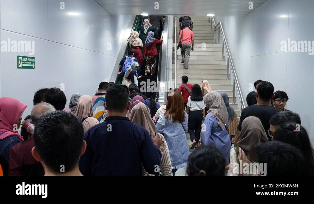 Queued up Stock Videos & Footage - HD and 4K Video Clips - Alamy