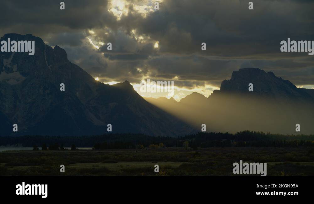 8K rays of light by Mt Moran, Grand Teton park, Grand Teton National ...