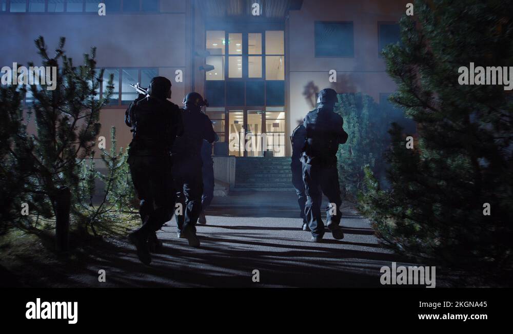 Swat formation Stock Videos & Footage - HD and 4K Video Clips - Alamy