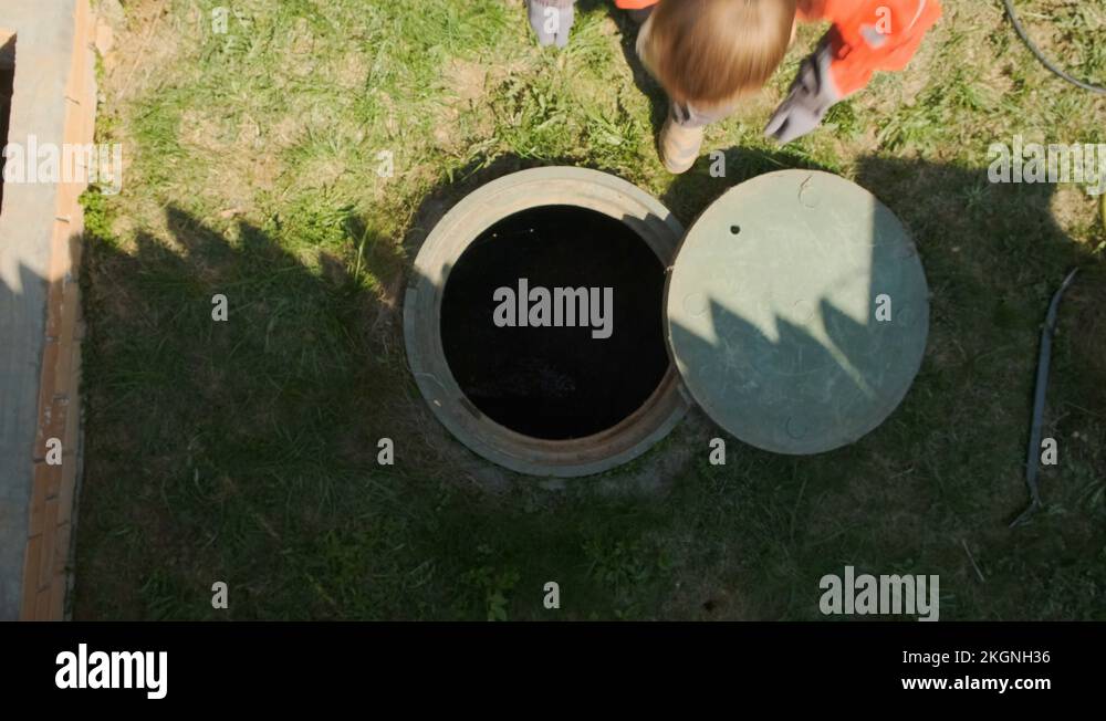Manhole top view Stock Videos & Footage - HD and 4K Video Clips - Alamy