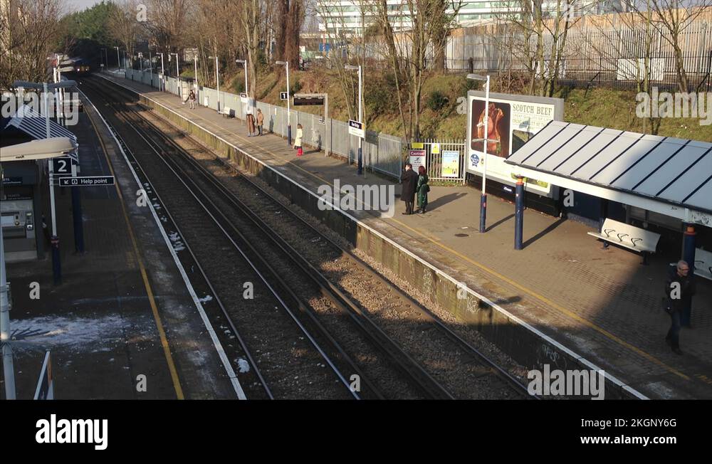 Kew bridge station Stock Videos & Footage - HD and 4K Video Clips - Alamy