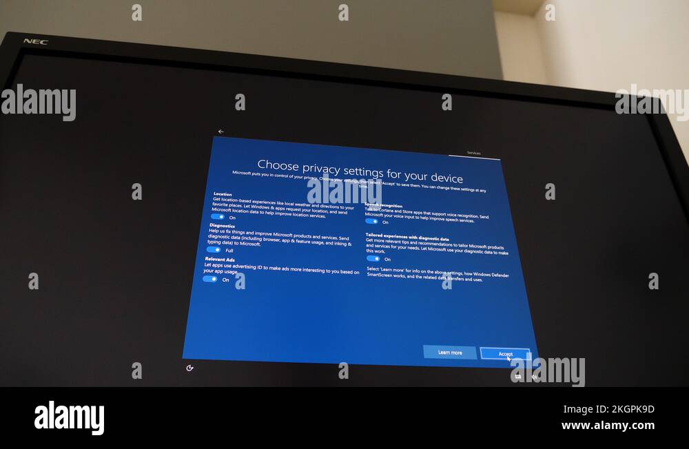 Installation process of Microsoft Windows 10 NEC Spectraview display Stock Video Footage - Alamy