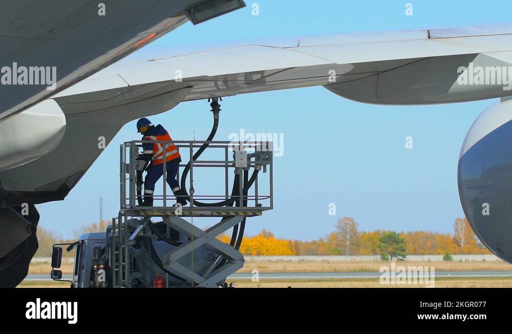 Airline refueling fuel airport Stock Videos & Footage - HD and 4K Video ...