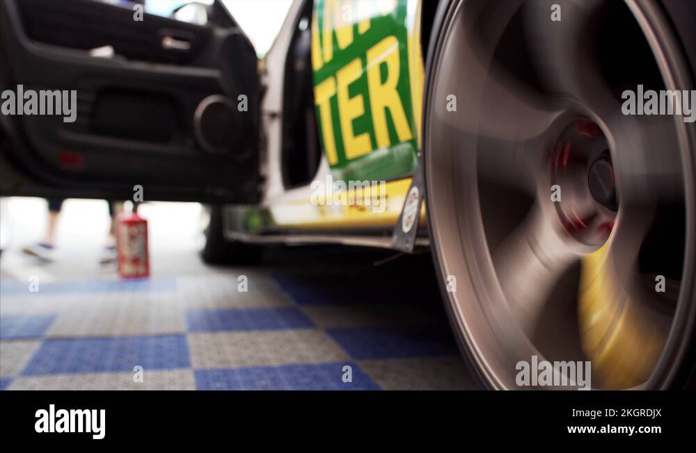 Car mechanic Stock Videos & Footage - HD and 4K Video Clips - Alamy