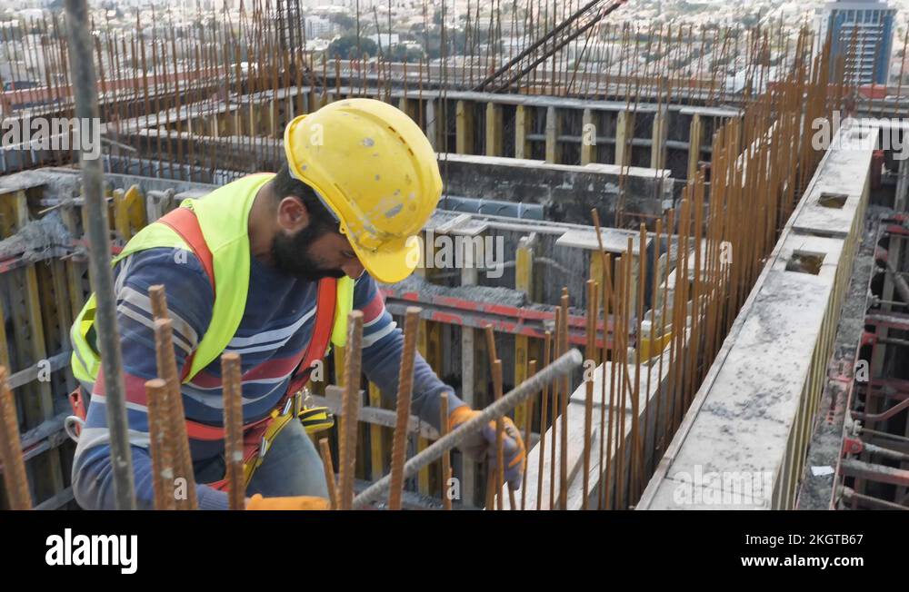 Climbing formwork Stock Videos & Footage - HD and 4K Video Clips - Alamy