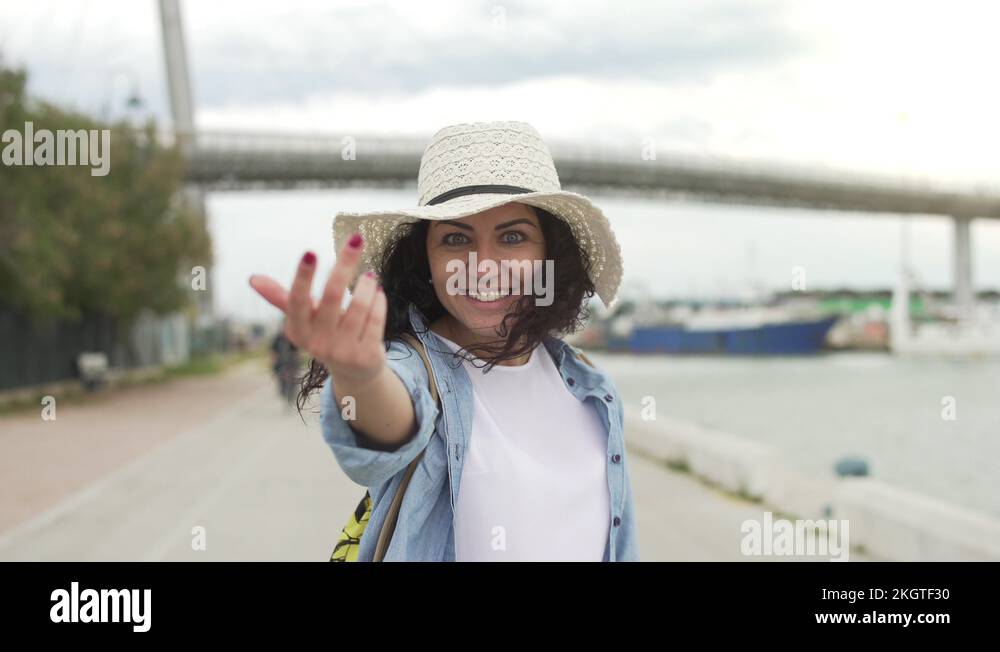 Girl in holiday tour Stock Videos & Footage - HD and 4K Video Clips - Alamy
