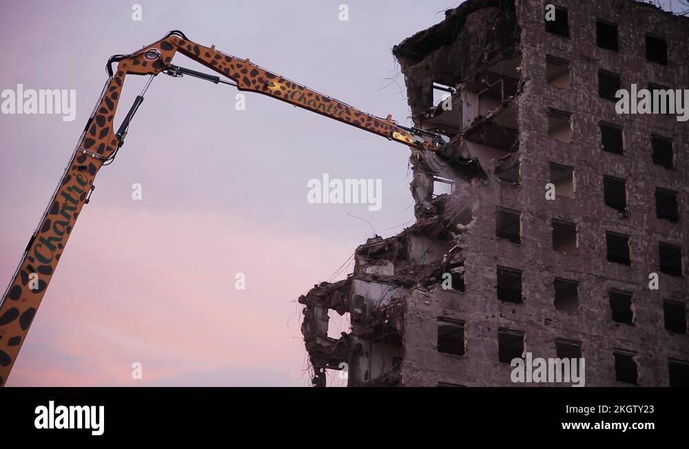 Breaking building Stock Videos & Footage - HD and 4K Video Clips - Alamy