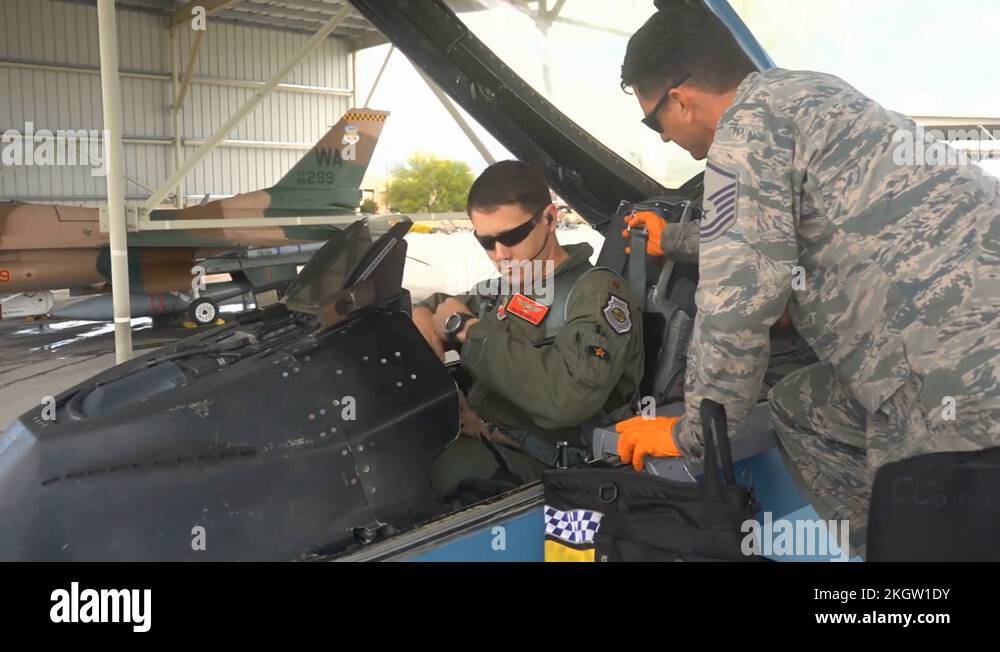 Pilot harness Stock Videos & Footage - HD and 4K Video Clips - Alamy