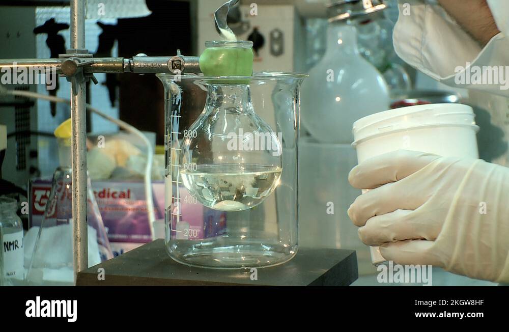 Lab synthesis Stock Videos & Footage - HD and 4K Video Clips - Alamy
