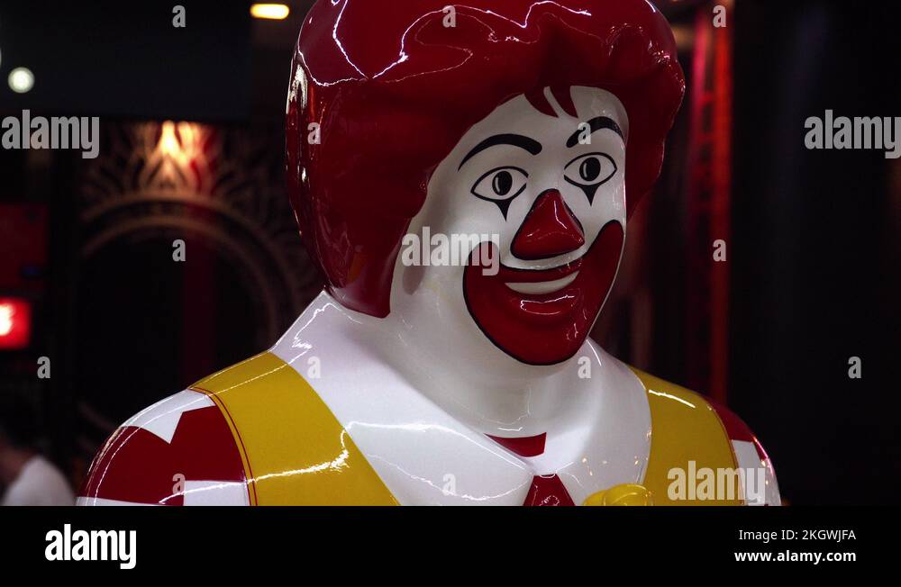 Ronald mcdonald statue Stock Videos & Footage - HD and 4K Video Clips ...