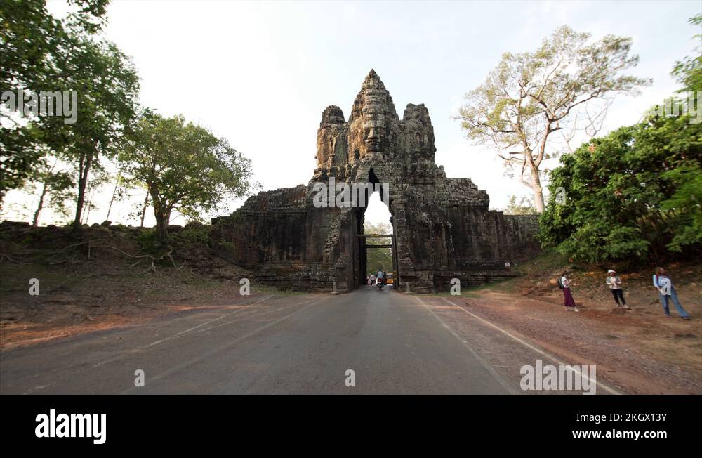Head entrance gate temple bayon Stock Videos & Footage - HD and 4K ...