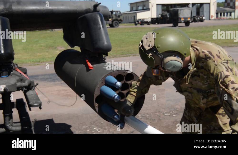 Ah 64 apache gun Stock Videos & Footage - HD and 4K Video Clips - Alamy