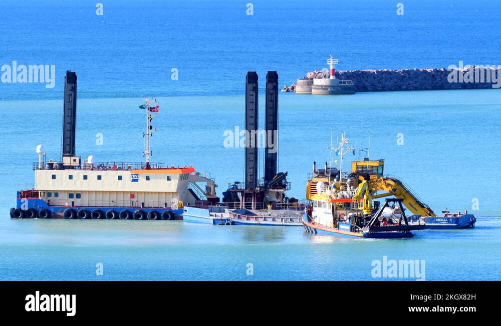 Ocean Floor Dredging Stock Video Footage - Alamy