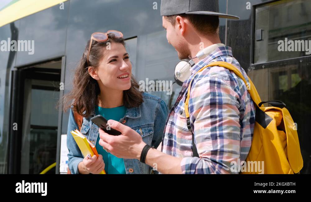 Helping tourist map Stock Videos & Footage - HD and 4K Video Clips - Alamy