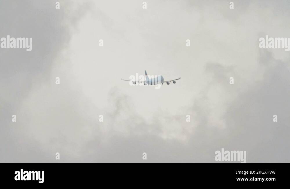 Boeing 747 jumbo jet flying Stock Videos & Footage - HD and 4K Video ...