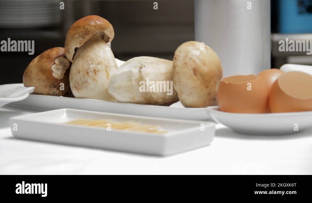 Michelin star recipe Stock Videos & Footage - HD and 4K Video Clips - Alamy