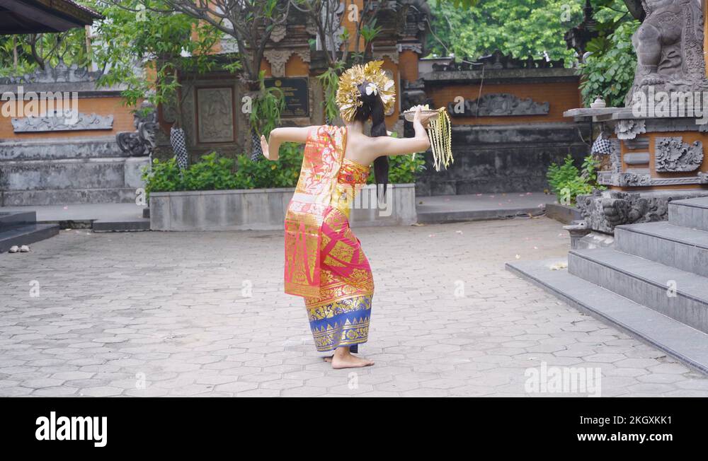 Hindu temple dancer Stock Videos & Footage - HD and 4K Video Clips - Alamy