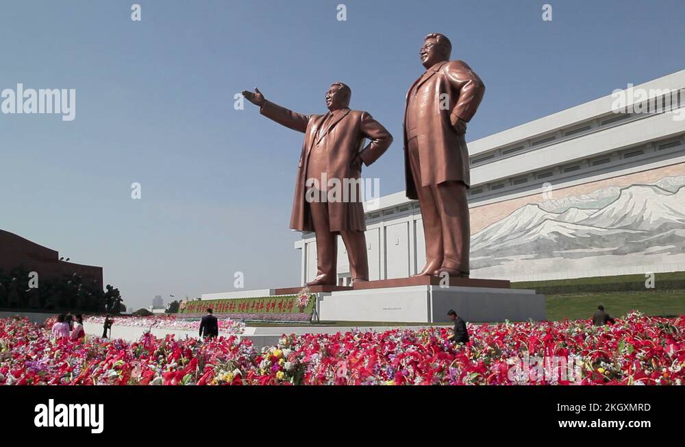 Statues of former Presidents Kim Il-Sung and Kim Jong Il, North Korea ...