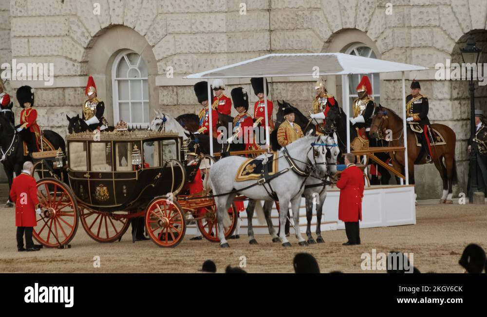 State landau carriage Stock Videos & Footage - HD and 4K Video Clips ...