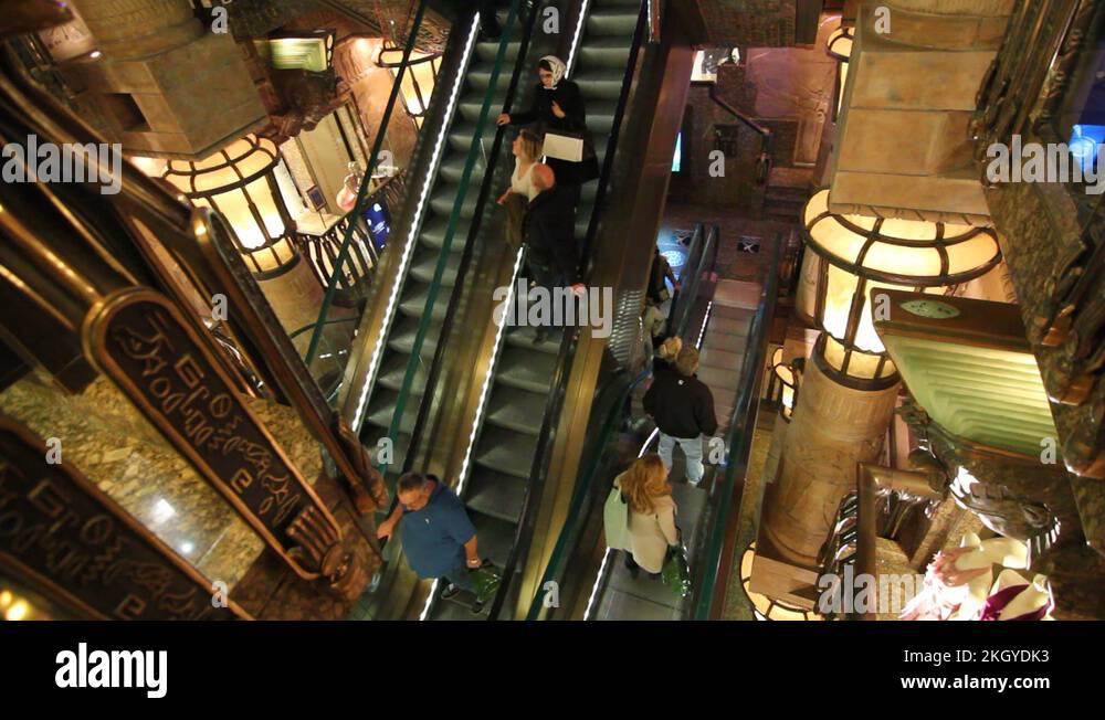 Inside busy department store Stock Videos & Footage - HD and 4K Video ...