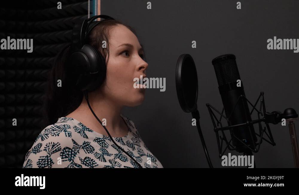 Opera singer female Stock Videos & Footage - HD and 4K Video Clips - Alamy