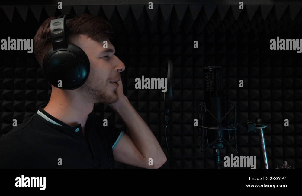 Singer smiling pop Stock Videos & Footage - HD and 4K Video Clips - Alamy