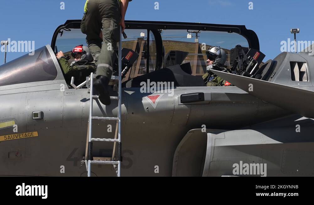 Aircraft marshaller descending Dassault Rafale cockpit ladder Stock ...