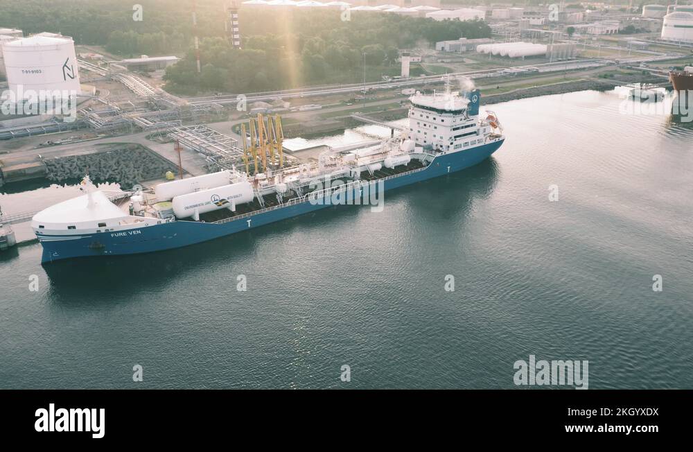 Oil tanker loading unloading Stock Videos & Footage - HD and 4K Video ...