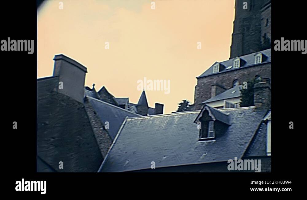 Notre terre Stock Videos & Footage - HD and 4K Video Clips - Alamy