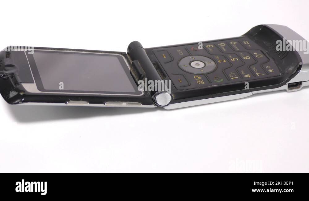Old flip phone Stock Videos & Footage - HD and 4K Video Clips - Alamy