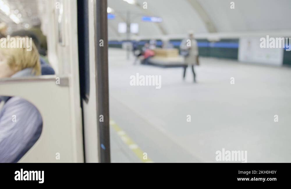 Vagon metro Stock Videos & Footage - HD and 4K Video Clips - Alamy