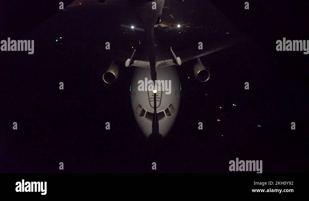 Night aerial refueling Stock Videos & Footage - HD and 4K Video Clips ...