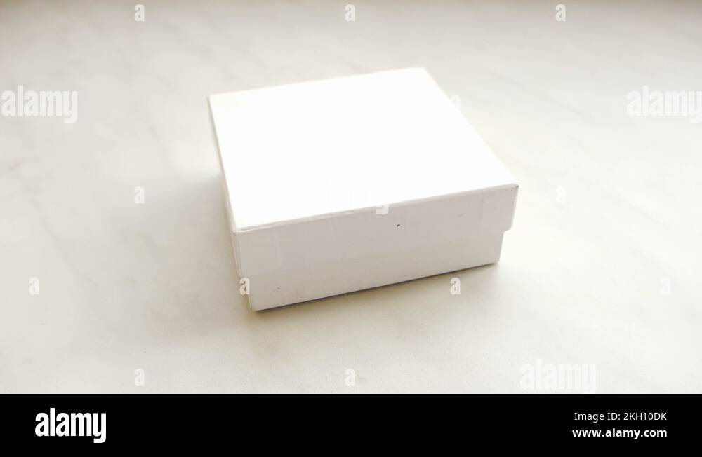 Toy box empty Stock Videos & Footage - HD and 4K Video Clips - Alamy